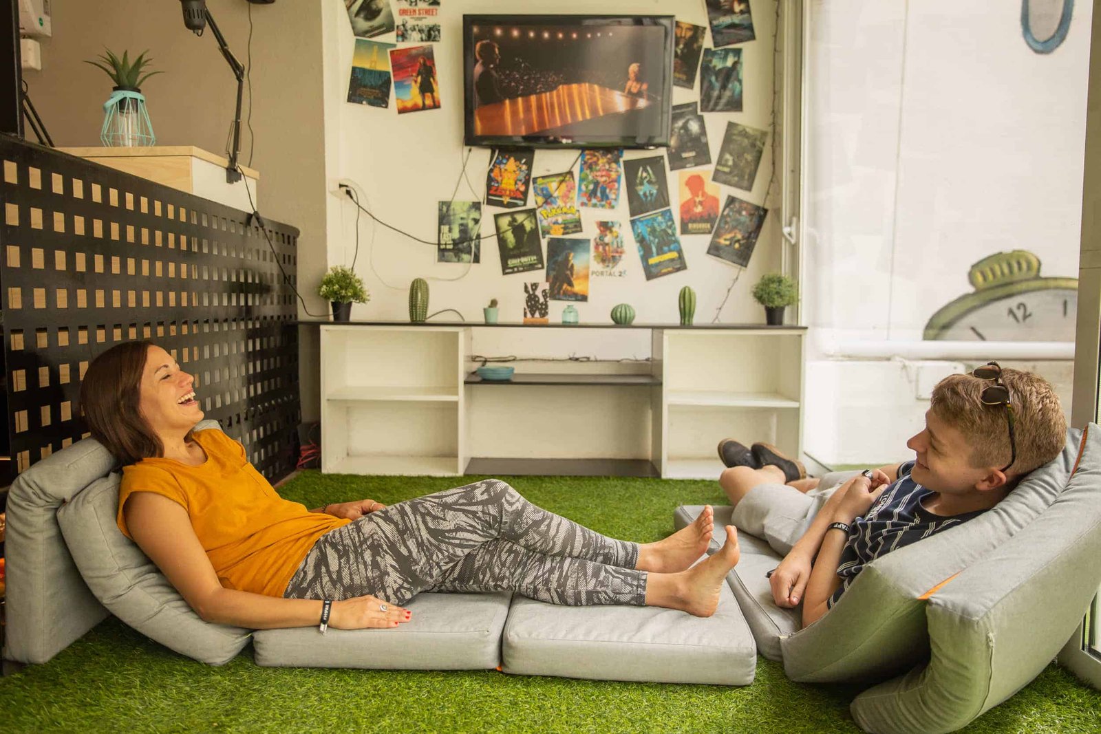 Paralelo ONEFAM Hostel Barcelona | Book a bed at the Best Price