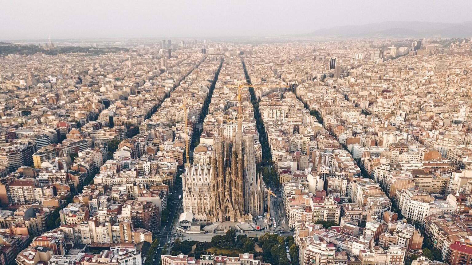 Safety in Barcelona: 16 Essential tips for your security